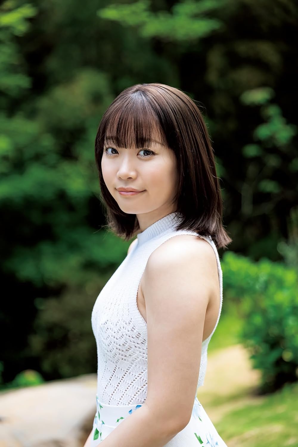 Yura Kano Photo Book "Paragraph" – MOYASHI JAPAN BOOKS